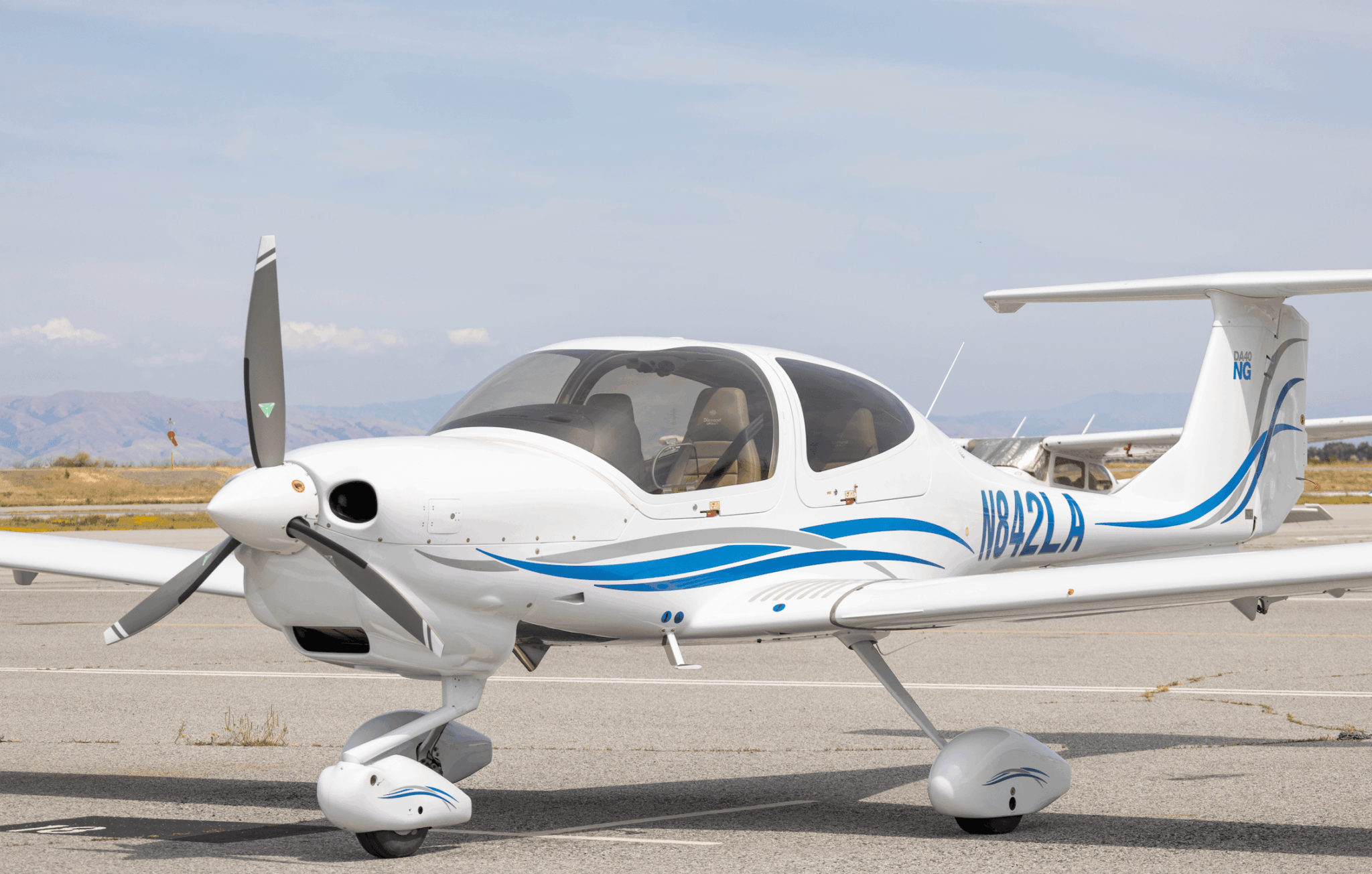 Getting to Know the DA40NG – San Carlos Flight Center